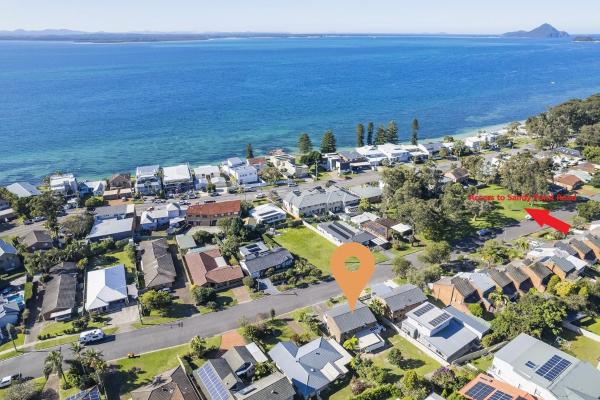 Hanks Corlette House, 49 Pantowora St - Pet Friendly, Air Con, Boat Parking, Wi-fi - Anna Bay