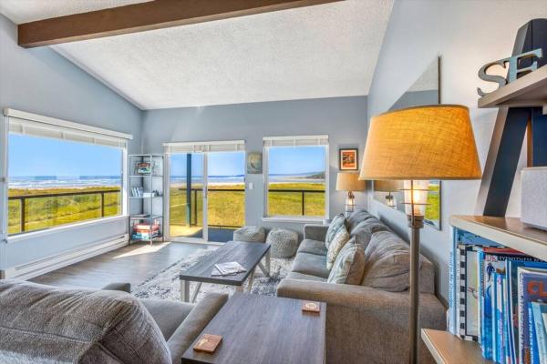 Pelican's Perch #32 - Moclips, WA