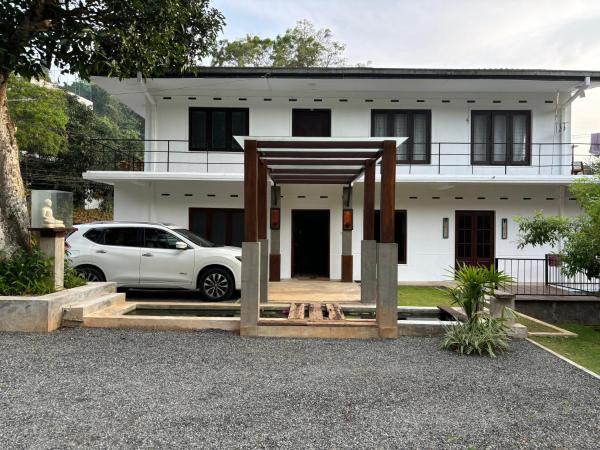 Avenue 38 - Kandy