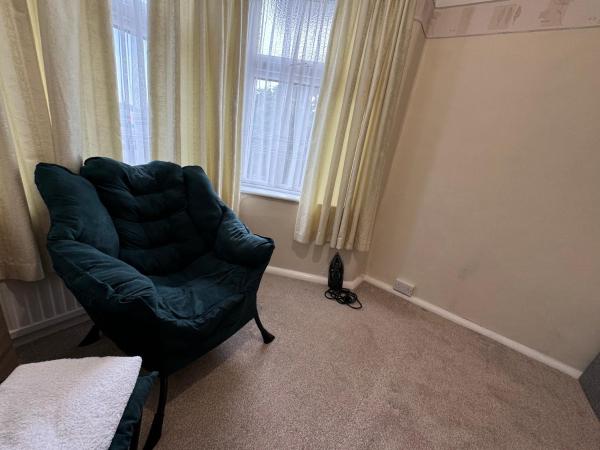 303 Upminster Road North - Dartford