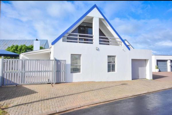 6th On Santorini - Langebaan
