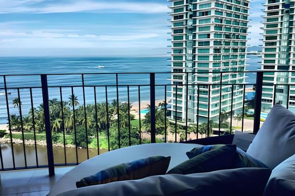 Beachfront Chic Condo - Perfect 4home Office! - Puerto Vallarta