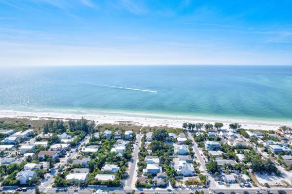 The Seashell Cottage - Holmes Beach, FL
