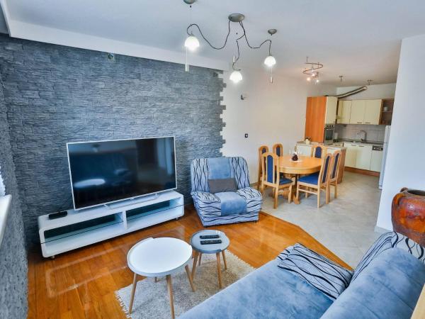 Apartment Lenka With Garden - Milna