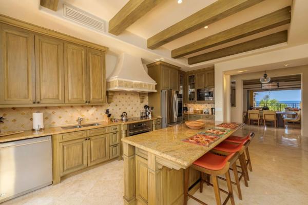 2 Bd 5-star Beachfront Hacienda - Cabo San Lucas