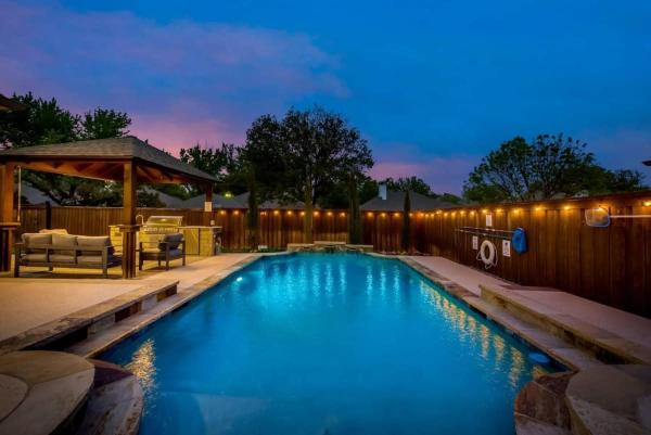 Valley Vista Luxury Retreat W Pool Cinema Games - Grapevine, TX