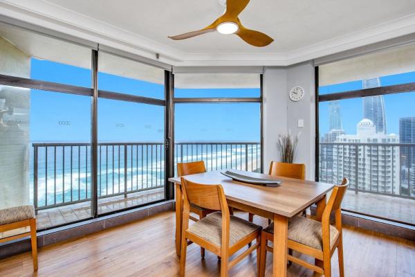 Sky High Beachside Balcony Panorama At Surfers - Surfers Paradise