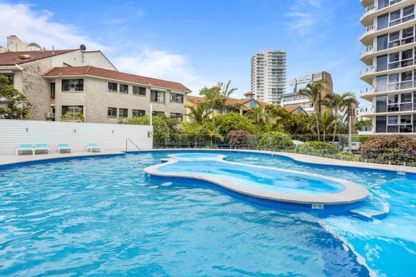 Ocean's 14th - Beachfront Resort-style Living - Broadbeach