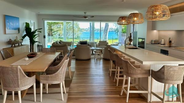 Lake Sabai - Waterfront And Private Pool - Newcastle