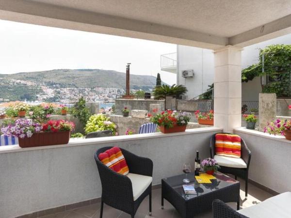 Apartments Pojko - One-bedroom Apartment With Terrace Yellow - Dubrovnik