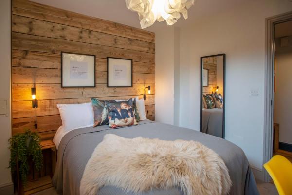Higgihaus Cabot Mews #25 Fantastic Central - Bristol