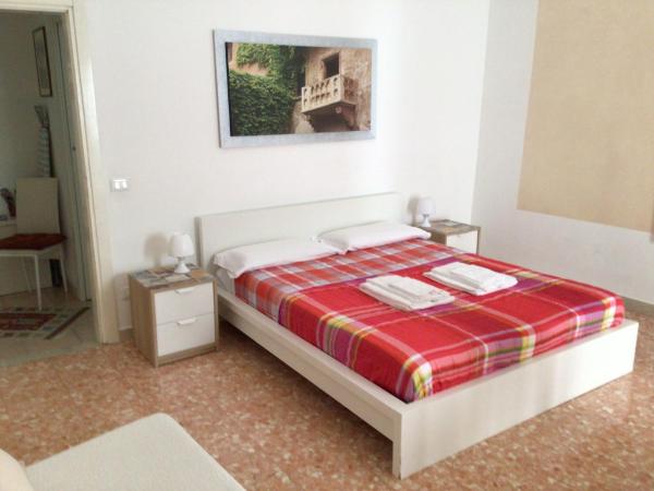 A Due Passi Da Giulietta-casa Capuleti - Lake Garda