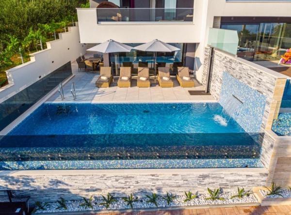 Lorena Stylish Sea View Villa - Selce