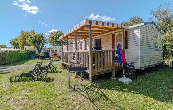 Pet Friendly Stacaravan In Les Mathes - Saint-Palais-sur-Mer
