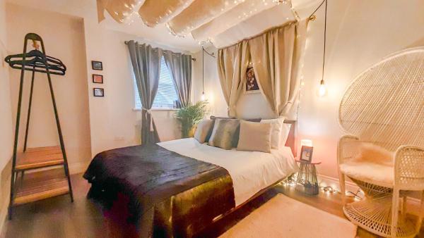 Stunning 2 Bedrooms Apartment - Bromley