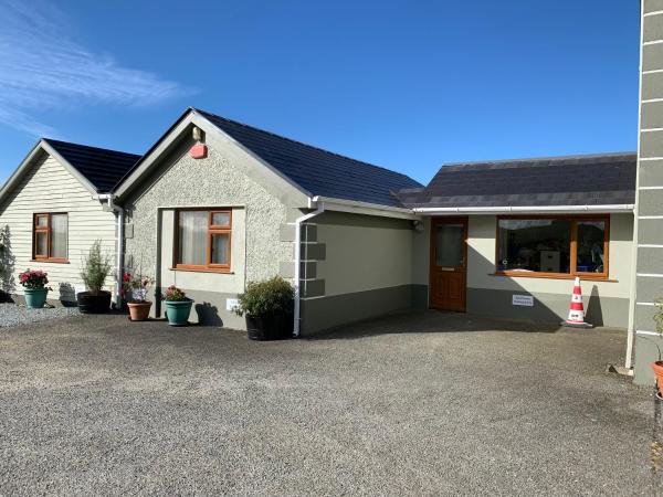 Carrigadaggen Lodge 2 King Bed Apartment - Spacious & Comfy! - New Ross