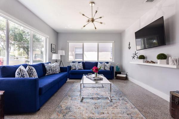Beach Oasis King Bed & Near Hollywood Beach - Plantation, FL