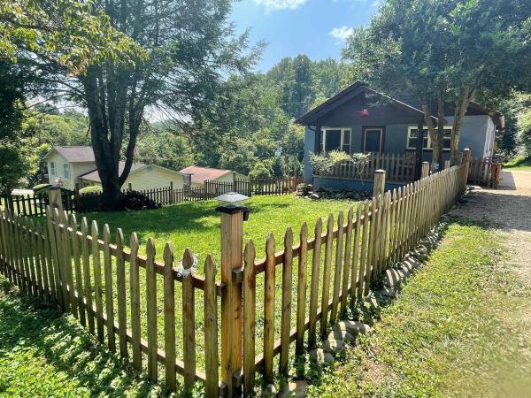Cozy South Knoxville Home - Knoxville