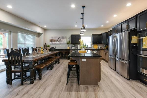 Livin' The Dream- Indoor Outdoor Pool & Private Hot Tub - Branson, MO