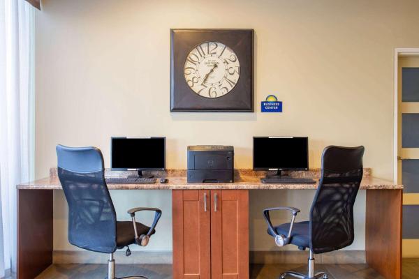 Days Inn By Wyndham Cranbrook Conference Centre - Cranbrook, BC, Canada