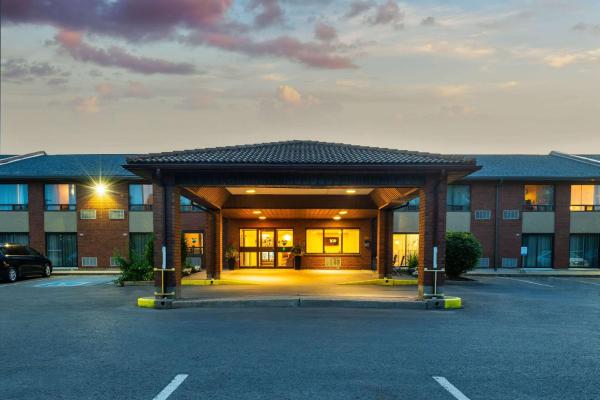 Comfort Inn Hwy 401 - Kingston