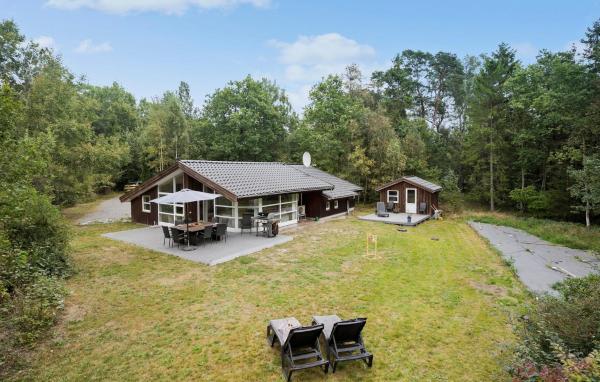 4 Bedroom Awesome Home In Nexø - Bornholm
