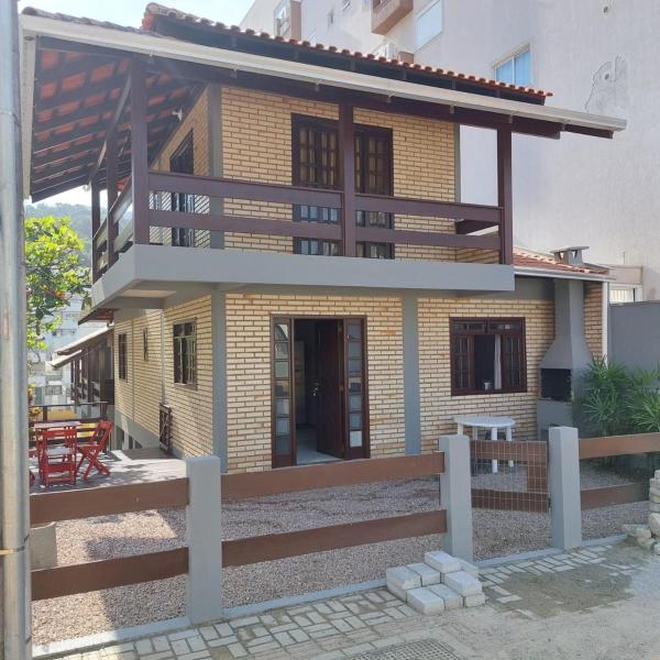 Maravilhosa Casa Na Praia De Bombas - Bombinhas