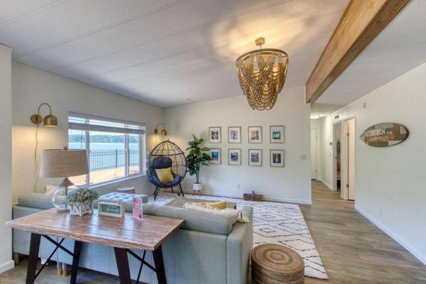 Serene & Luxury Retreat, Waterfront, Hot Tub, Clamming - Hoodsport, WA