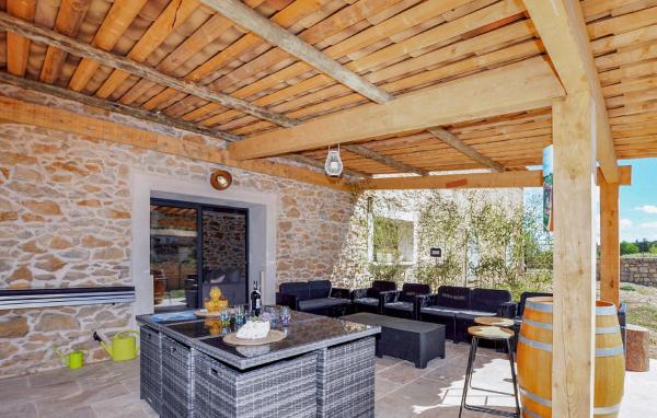 4 Bedroom Gorgeous Home In Tournissan - Lagrasse
