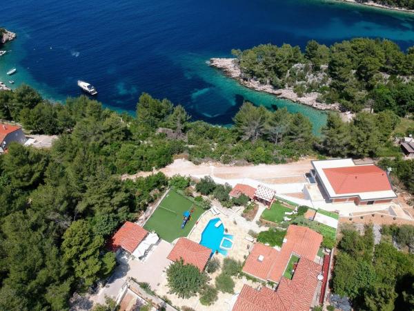 Family Friendly Apartments With A Swimming Pool Cove Poplat, Korcula - 18258 - Vela Luka