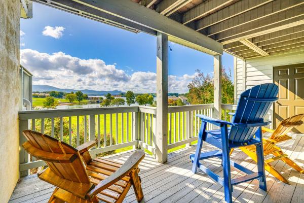 Bernards Landing Condo - Includes Linens! - Smith Mountain Lake, VA