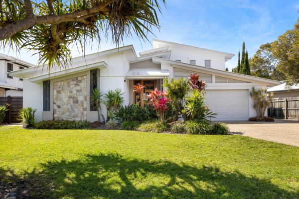 Beecheyana North - Beach Villa With Heated Pool - Sunshine Coast