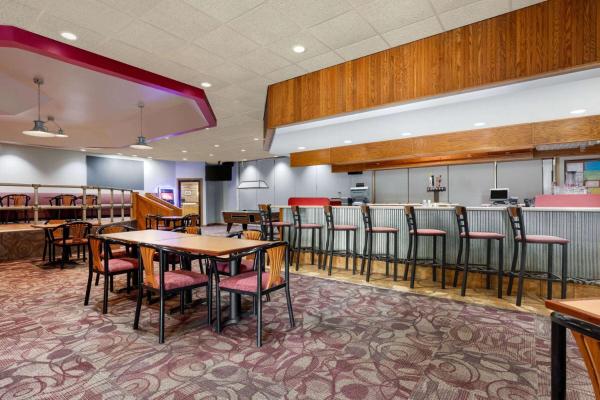 Ramada By Wyndham Alpena - Alpena, MI