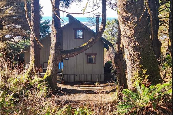 Rocks Cabin - Copalis Beach, WA