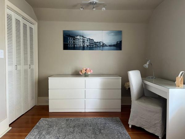 Cozy Homestay In The Master Bedroom Of A River Heights Home - Winnipeg