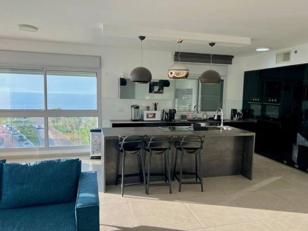 Prince Palace Netanya Lagoon Beach 3br - Israel