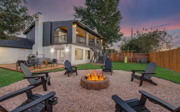 Stunning Modern Dream Home 5-bd Sleeps 14 - Houston, TX