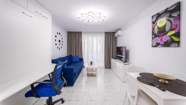 Calle Pedro Lorca Spacious Studio Near Del Cura Beach , Seafront With Many Reastoraunts, Supermarket Masymas And Pharmacy 24h - Torrevieja