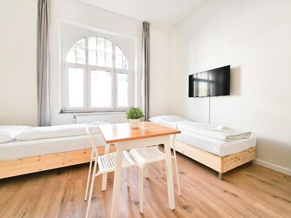 Raj Living - Studio Wohnungen - 15 Min Zur Messe Dus - Düsseldorf