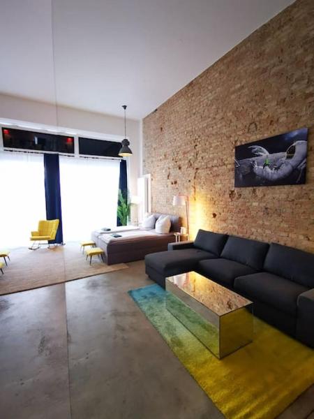 Sc 00 Loft By Rockchair Apartments L Superhost Status L Unique & Style Loft 205 Sqm 2 Floors Tablefootball Tabletennis 3 Bathrooms Boxspringbeds Welcomes You! - Berlin Tegel Airport (TXL)