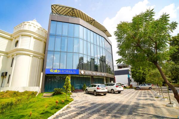 Fabhotel Prime The Grey Circle - Vijay Nagar