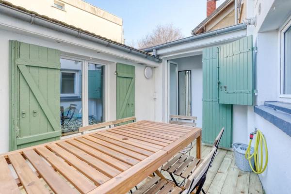 Badalux - Paris, Cdg, Expo Parc, Stadedefrance - Aulnay-sous-Bois
