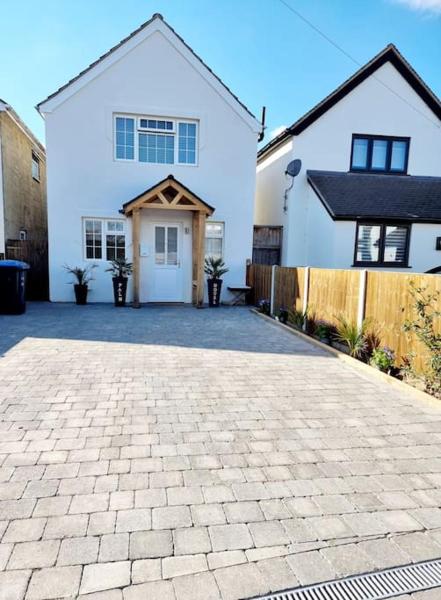 Detached House Work Holiday Relax Private Parking Nature 10miles Away From Heathrow Airport - Woking