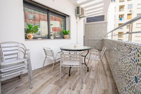 Deluxe Appartement Au Centre Avec Un Grand Balcon - Tánger