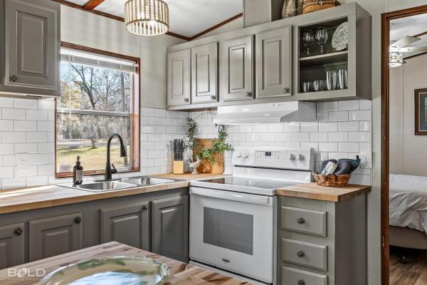 Blue Heron Lakefront, Caddo Lake, Kayaks & Canoes - Caddo lake