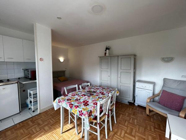 Studio Avec Jardin Commun Et Wifi Proche Centre-ville Et Thermes - Fr-1-541-120 - La Roche-Posay