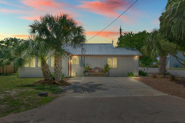 Lost Pearl - Charming 1940s Beach Cottage, 1 Block To Private Beach Access, Free Daily Activities, And More - Panama City