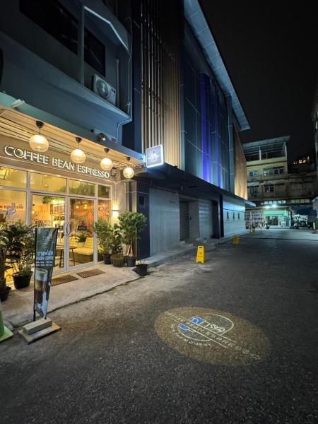Twenty Two Place Hostel - Sukhumvit 22 - Bangkok