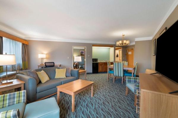 Best Western Plus Executive Court Inn & Conference Center - New Hampshire (State)