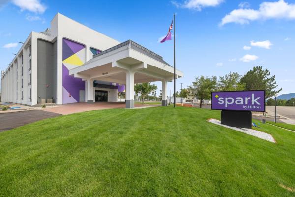 Spark By Hilton Colorado Springs I 25 Central - Colorado Springs, CO